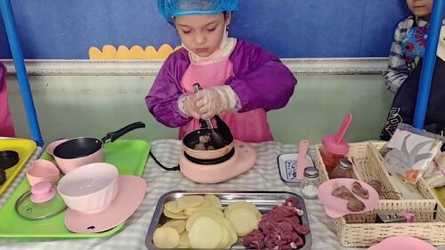 景月湾食育课程——小厨师培训基地营业中,此乃世界上最美味的食物,...