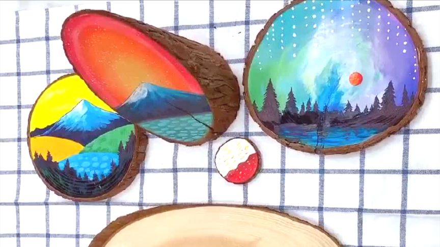 原来废弃木板还能这样用,手绘木版画---星空湖泊