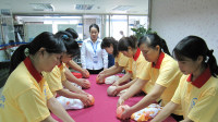 教育部鼓励高校增设“家政服务专业”,是让大学生去当“保姆”吗