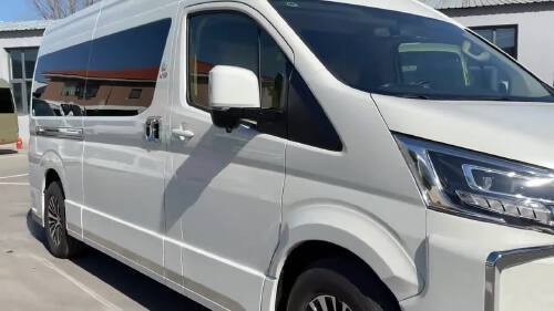 丰田海狮7座商务车:移动总裁办公室,豪华空间超乎想象!