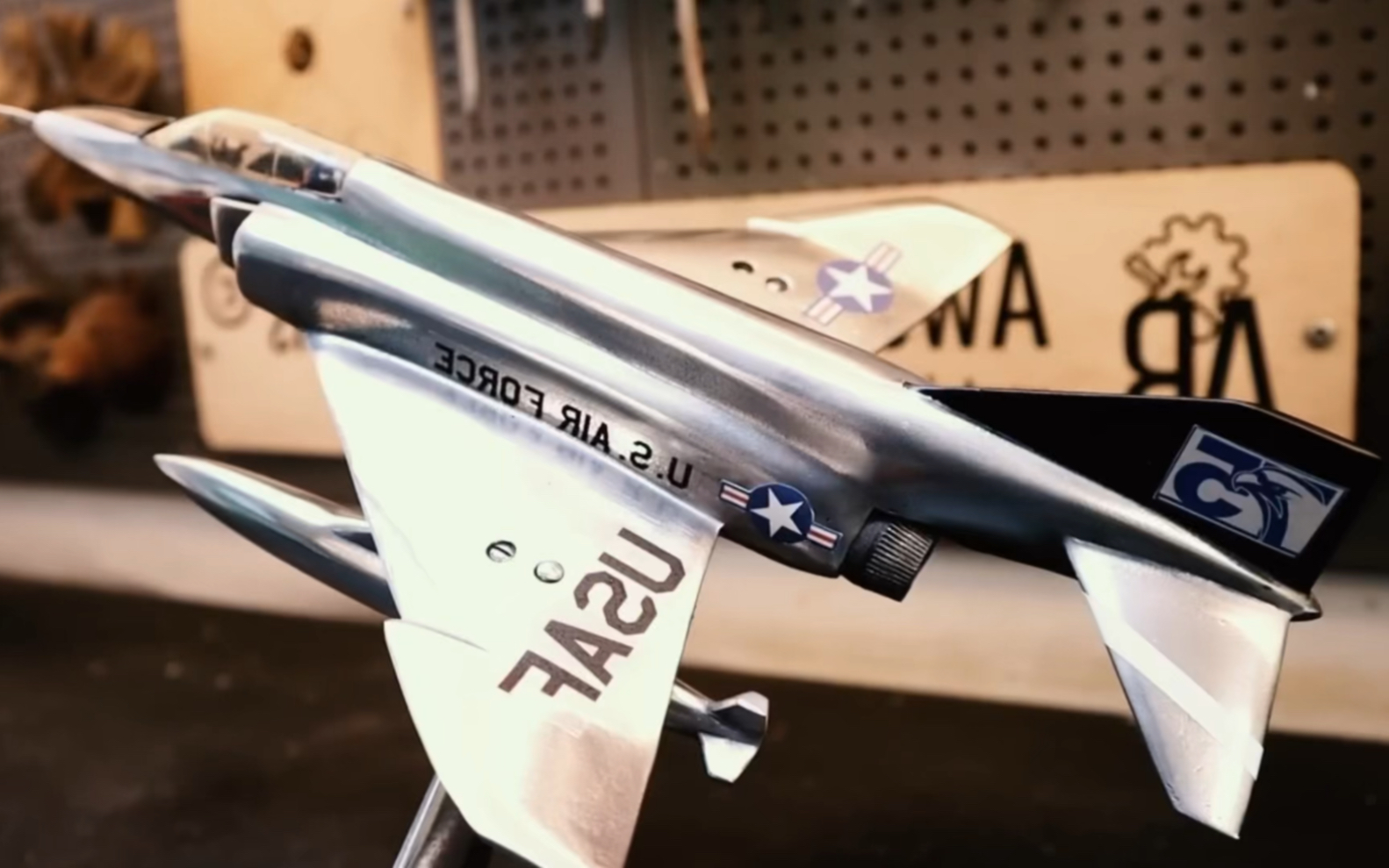 修复一款经典的战斗机模型