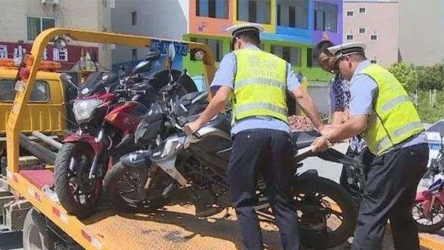 交警满大街查超标电动车,为什么不直接追查厂家?说出来你都不信