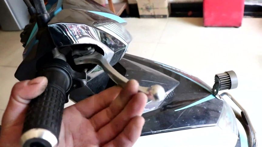 电动车碟刹抱死,如何知道是哪个刹车泵损坏?教你两个方法很实用