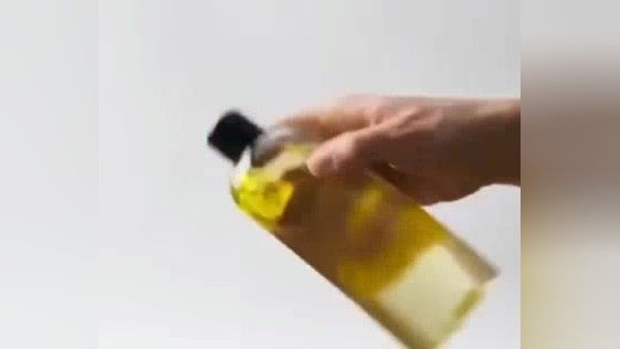 这个办法可以轻松去除木地板的划痕