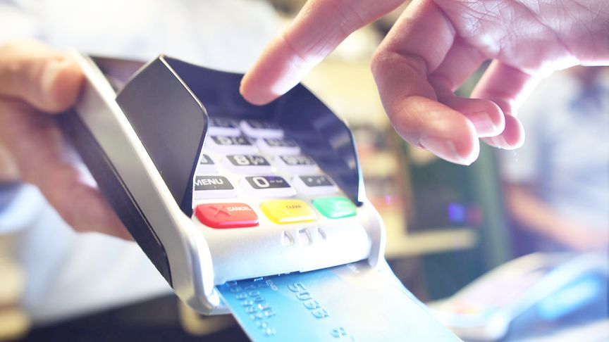 以卡还卡将纳入失信范围?信用卡用户还敢大声说:刷我的卡吗?