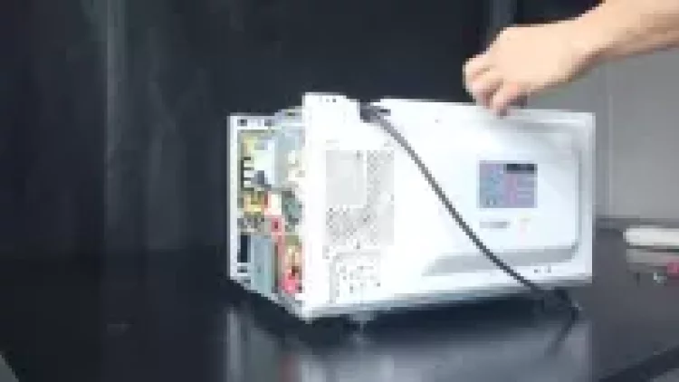 格兰仕微波炉外壳拆装
