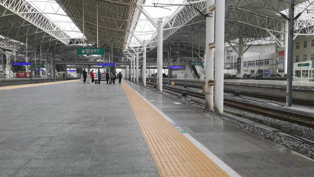上海局南京所CRH2C-2108+2110担当G7573(平阳-淮南南)准点进合肥...