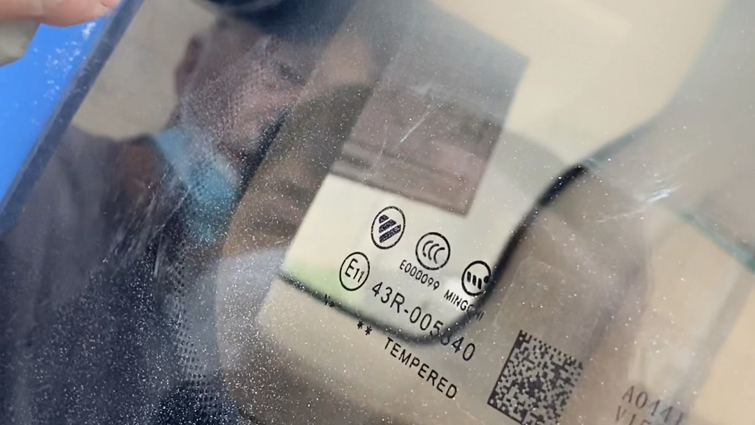 汽车玻璃划痕修复