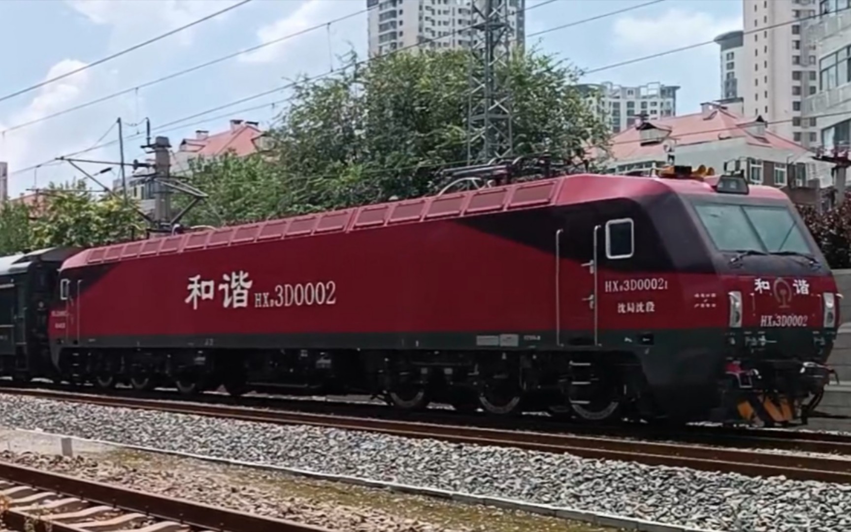 HXD3D0002牵引牡穗神车K728次接近天津北站