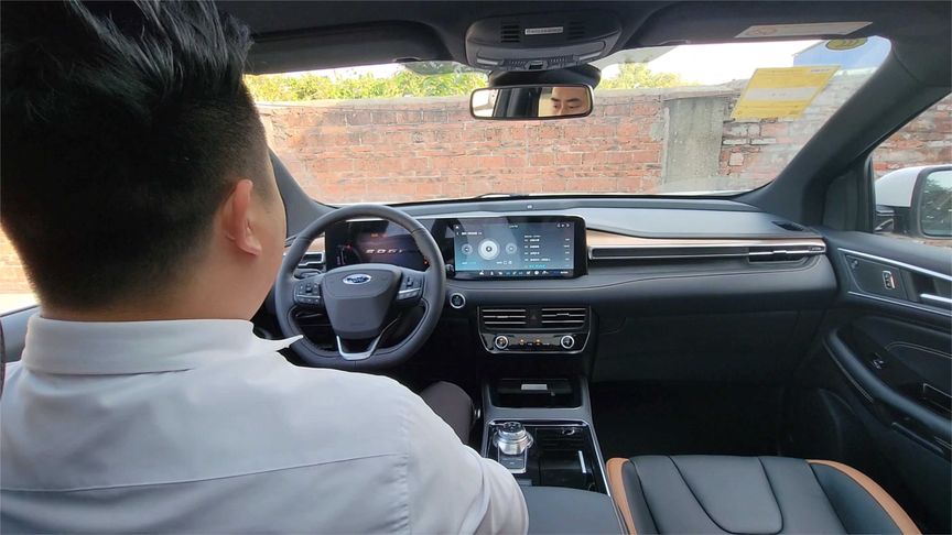2021款锐界plus倒车后视镜下翻功能怎么操作,大家参考一下