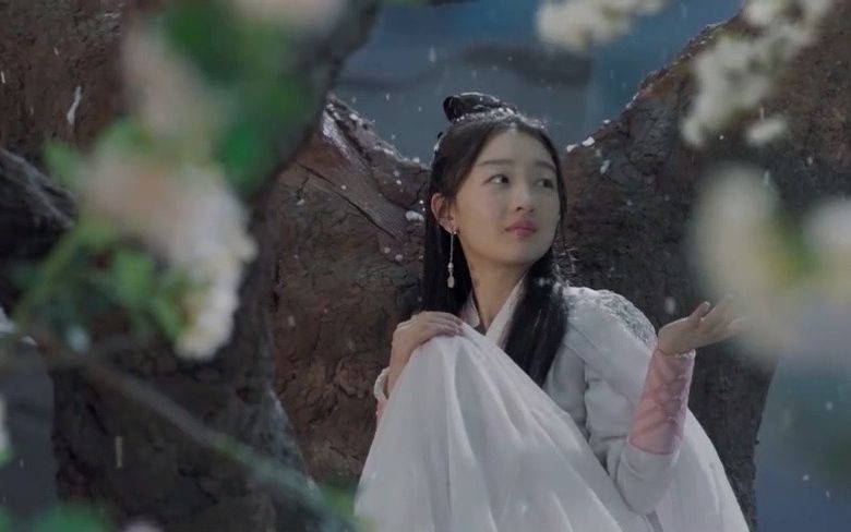 “曾听父神说起,仙界之上原还有神界,名曰上古界”