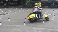 看看别人考e照,比铁骑的考试还难!