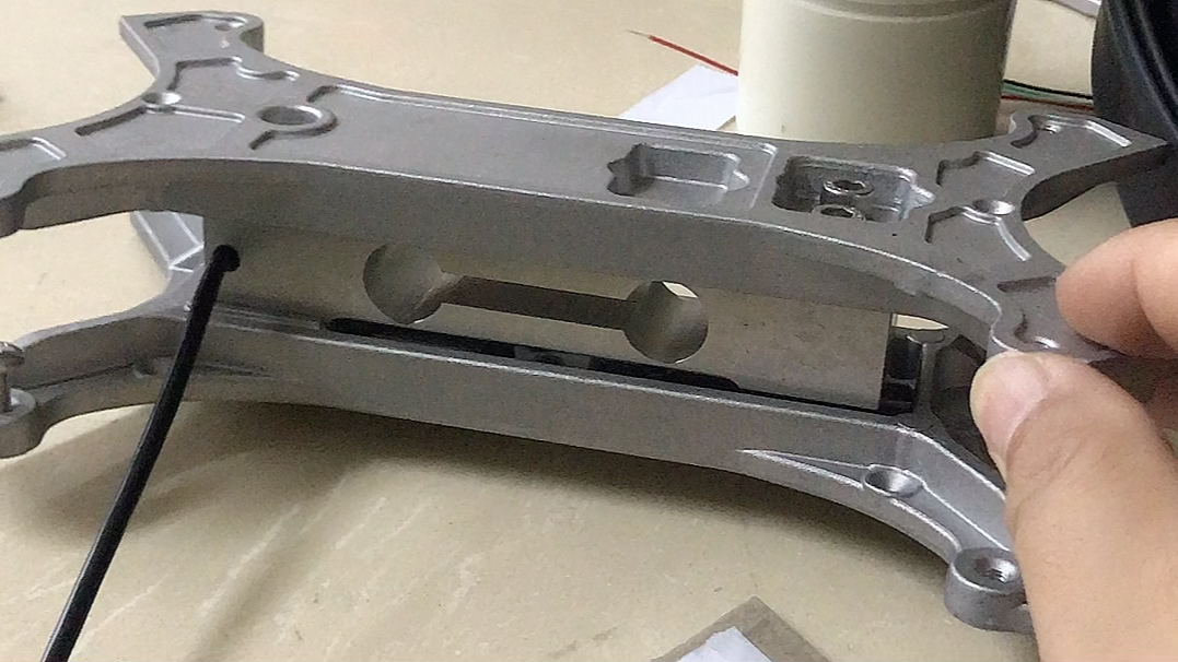 电子秤传感器,一般的放桌子上的秤里面的传感器和这个差不多