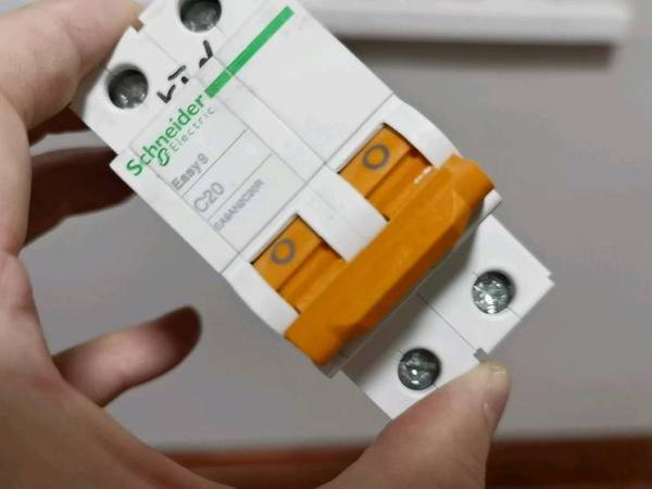 施耐德家用微型断路器,2P空开