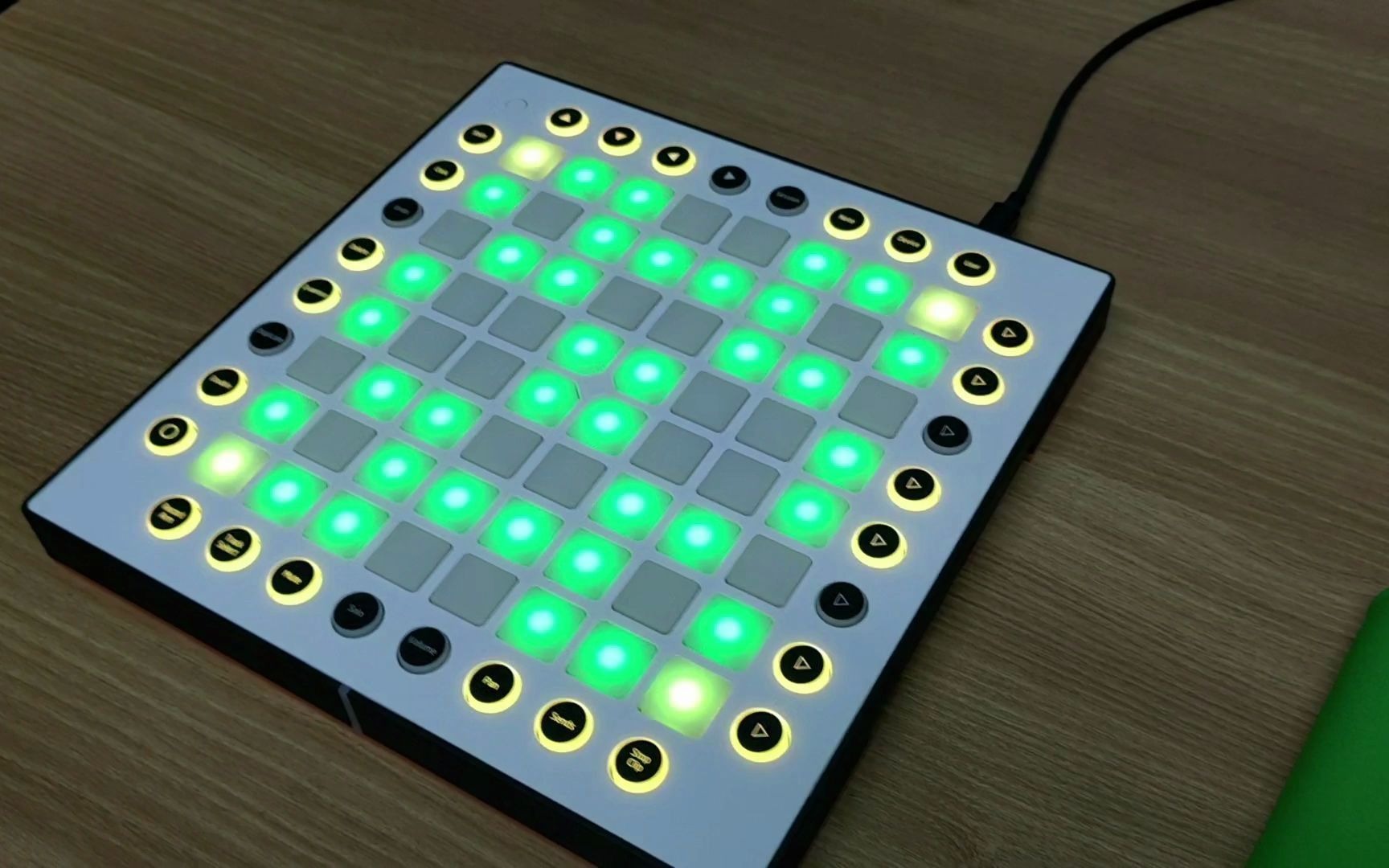 Launchpad PRO White