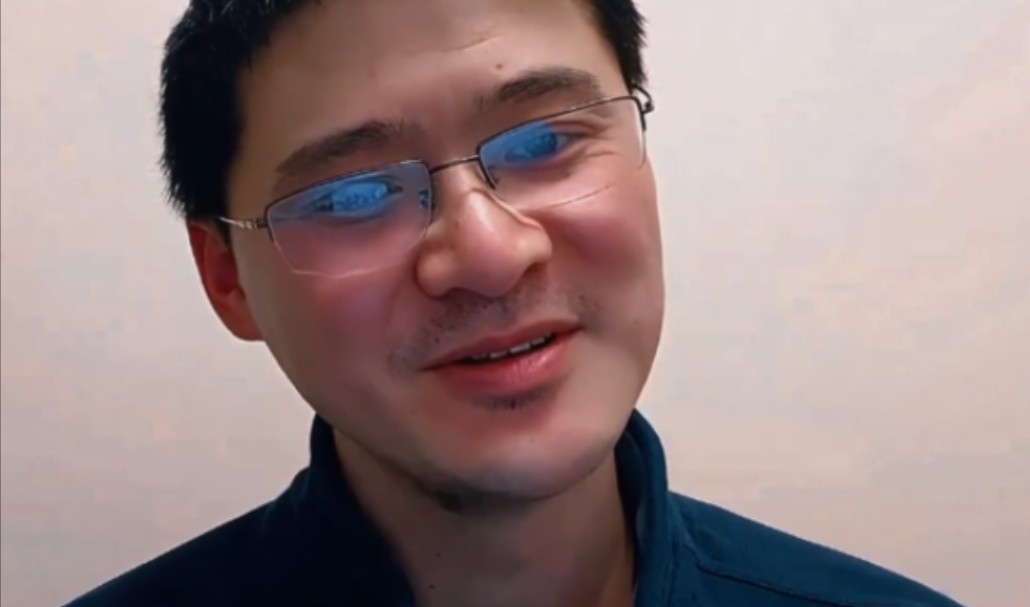 ...碰到一点压力,就把自己变成不堪重负的样子,不要碰到一点不确定性,...