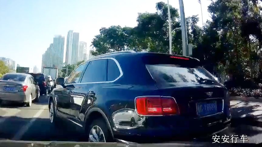 翅膀带B字的车,考虑过我的感受吗?