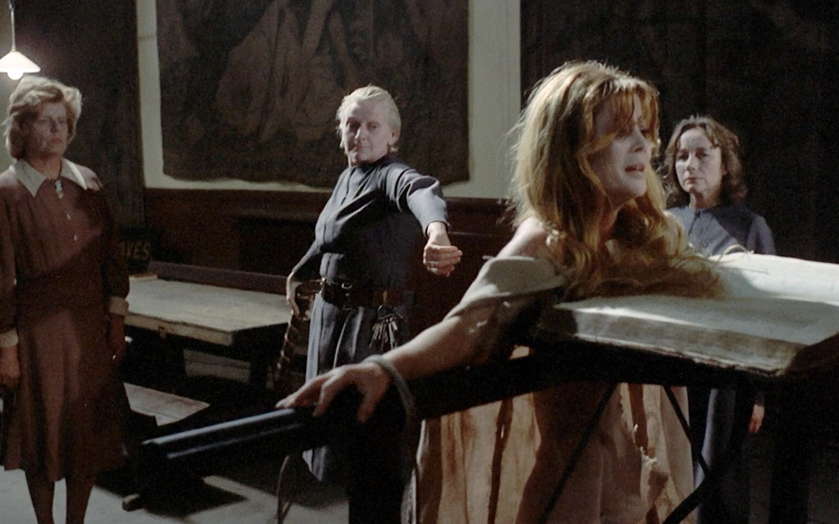 私人女子监狱里的奇葩刑罚,执行过程让人胆寒,而女囚却全是好人