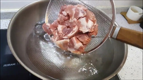 这是排骨炖土豆最完美的做法!色香味俱全,以后就照这样做