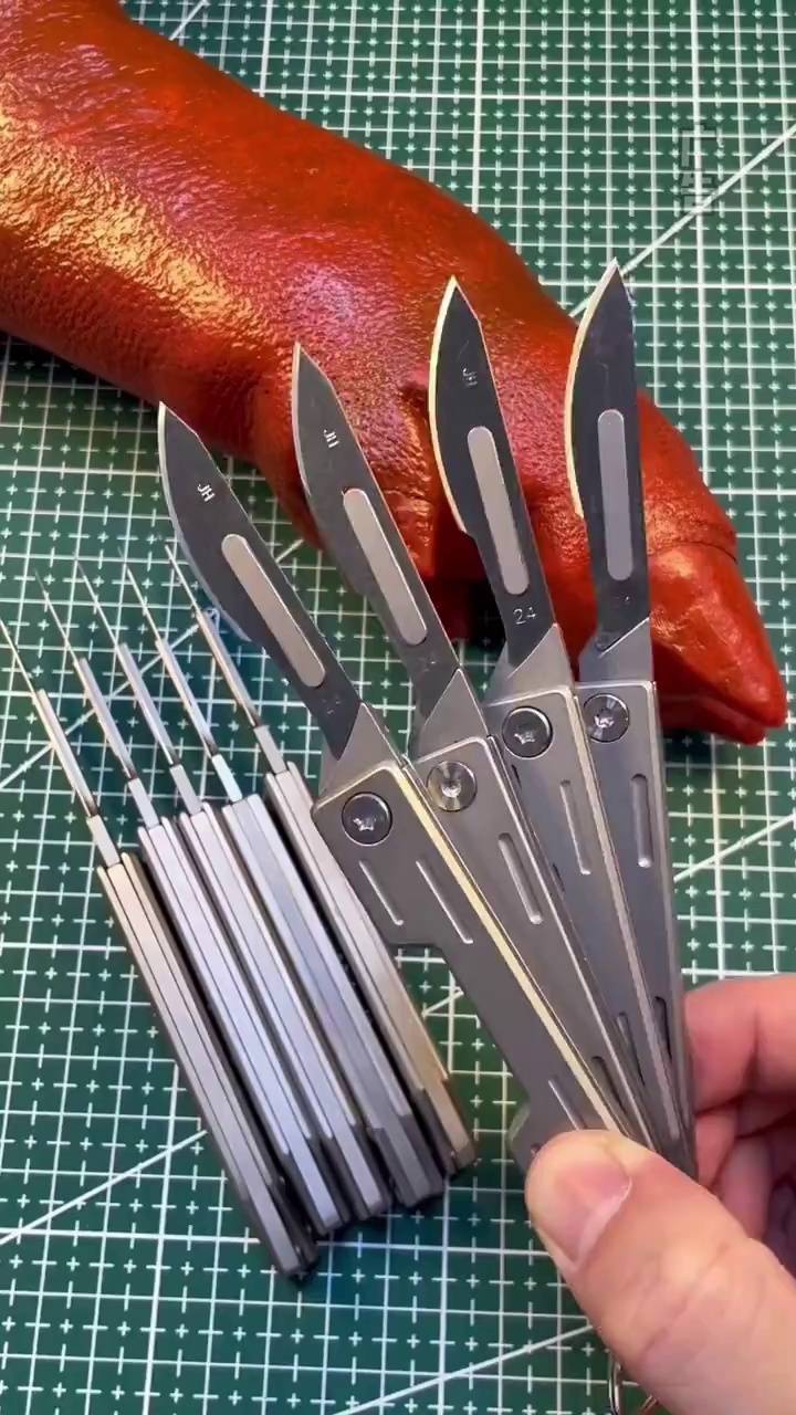 【送10个替换刀片】切割加工户外黑色小刀钥匙扣便携硬度小刀拆快递...