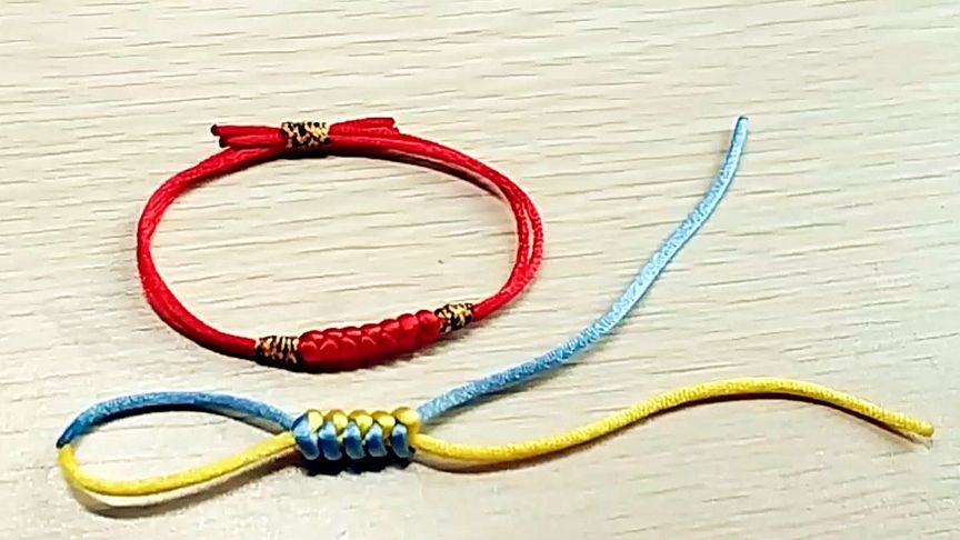 简单易学的蛇结编法视频教程,把爱都编进这条手绳里面吧!