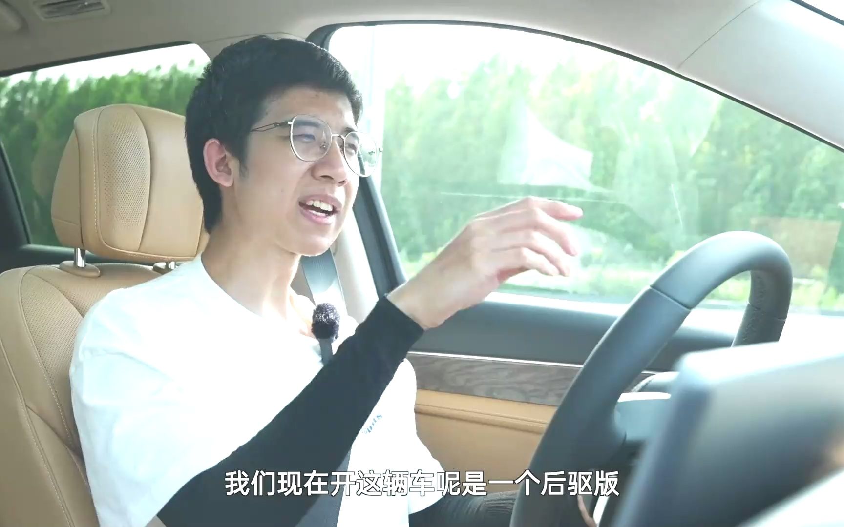 问界 M7 动态试驾!没有车位线也能自动泊车?