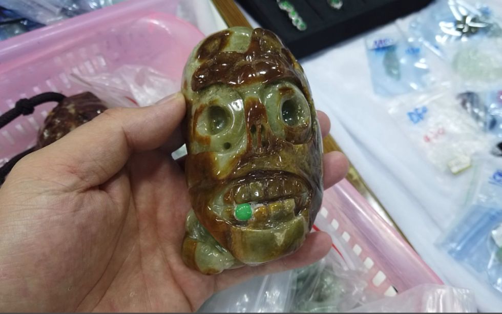 奇貌怪样的翡翠雕刻,你见过吗?这些雕刻你一定没有见过