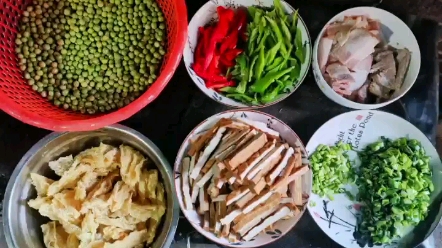 是外婆他们的贴心小湘啊!#我的乡村生活#家的温暖#生活就是柴米油盐...