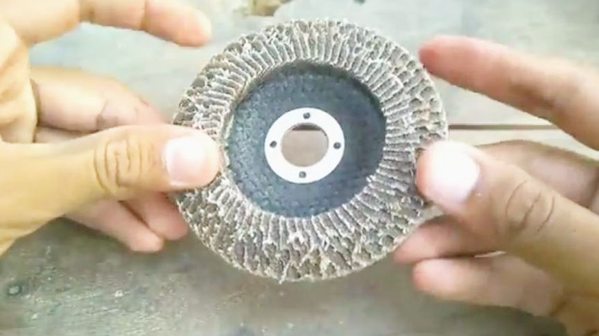 看看工人怎么清洗打磨机磨片,学会以后用处大