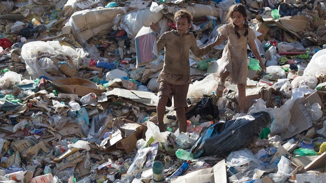 一口气看完犯罪悬疑电影《垃圾男孩》