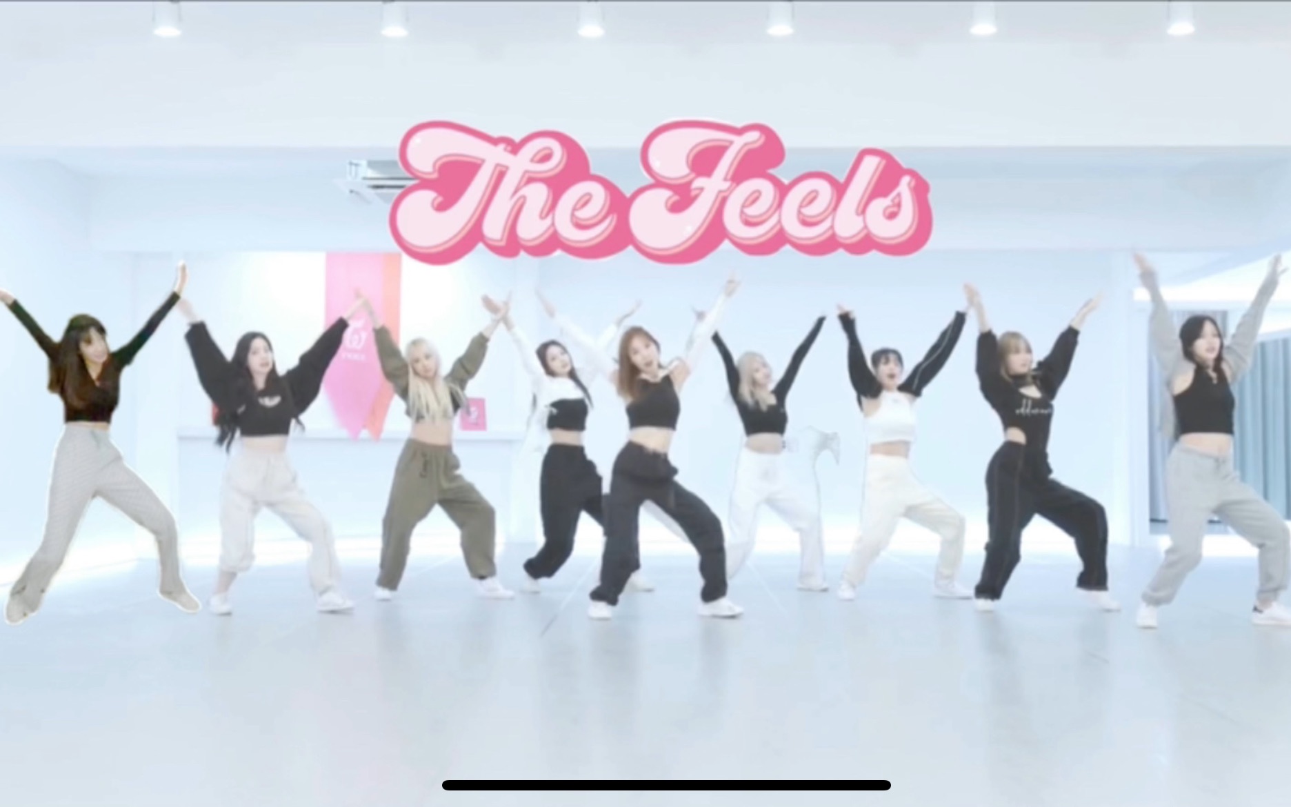 【好惨一团】TWICE《The Feels》9人完整体练习室流出?!兔瓦斯翻跳 ...