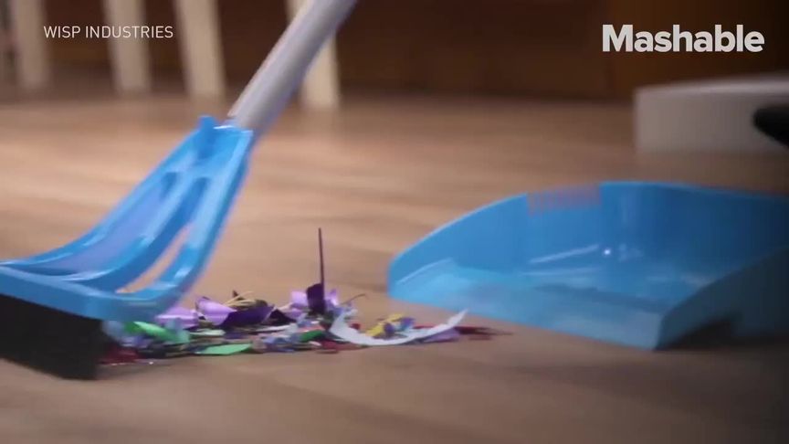 老外重新发明了扫帚和簸箕,让打扫卫生变得容易多了