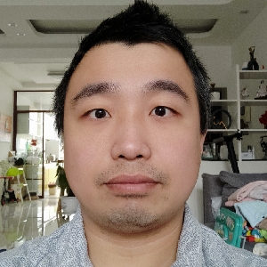 赵万能 