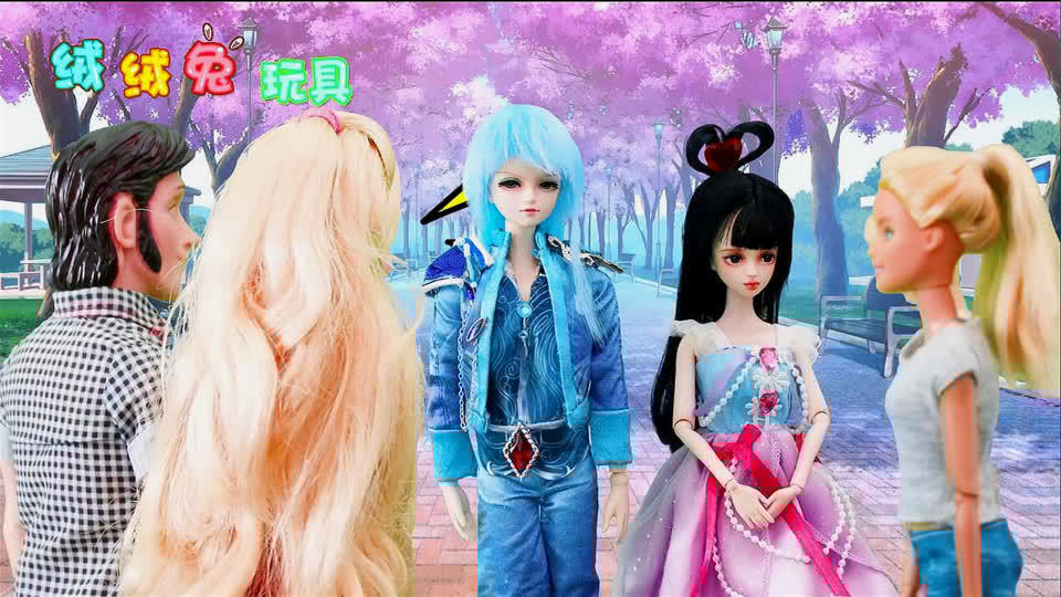 叶罗丽故事水王子变成人类的样子到人类世界找王默引人群围观
