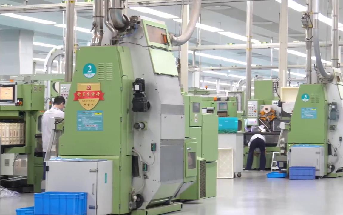 走进工厂香烟是如何制造的,工艺繁多,要求很高