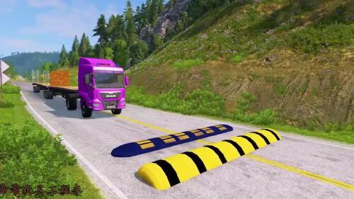 公路上出现了各种小汽车紫色运输车负责运输