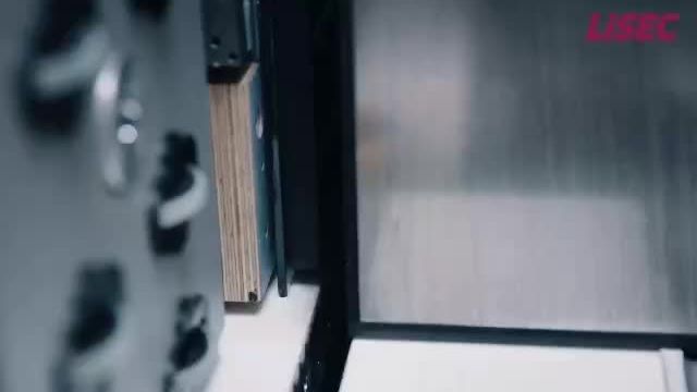 超级暖边条玻璃压合,确保玻璃厚度的精准。#系统窗#暖边条