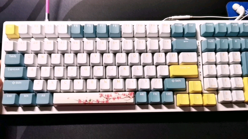 ...批次rk98,有卫星轴大键ACE v1,esc,Ctrl金粉,小数字9和del自润k黄,win...