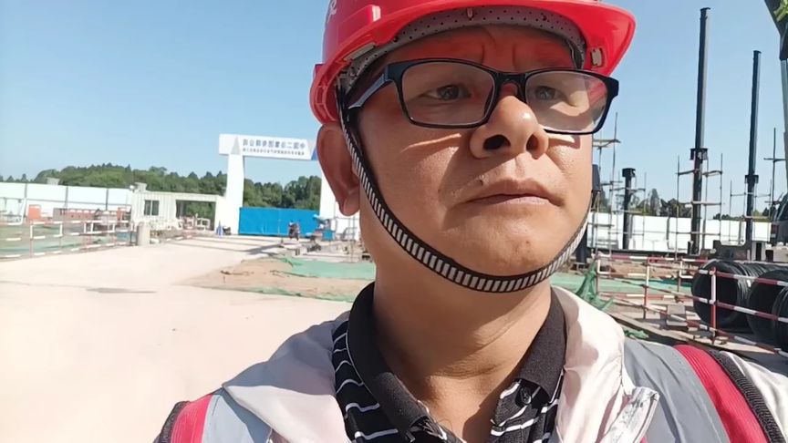 工人兄弟们和我一起并肩作战,钢结构安装,未来的科城!