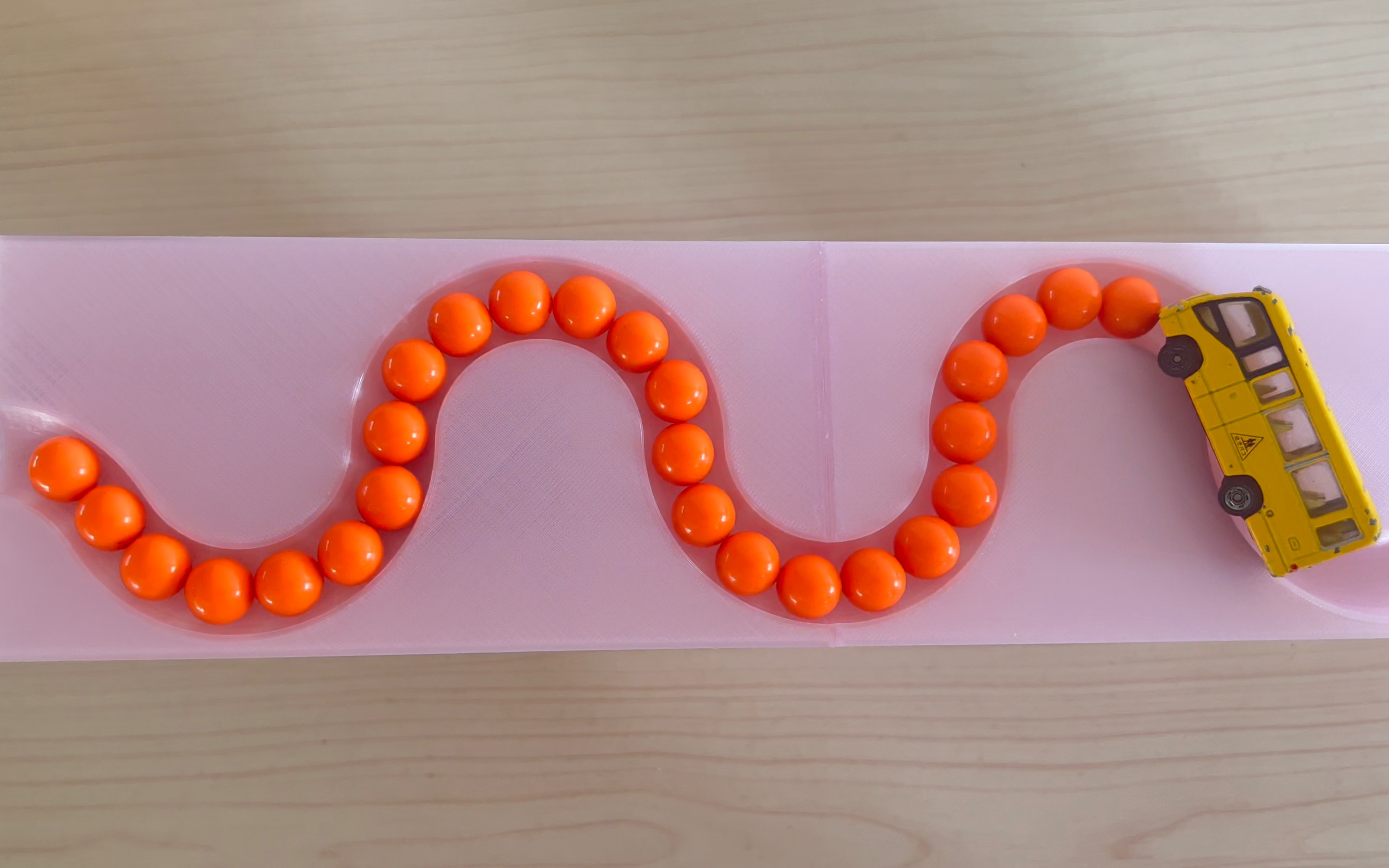 益智好玩的滚珠游戏|滚珠从超长丝滑波形轨道移动到玩具卡车上