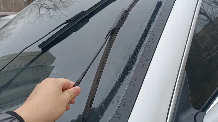 哈弗h6国潮雨刮器立起来更换方法#汽车知识分享 #车品好物分享
