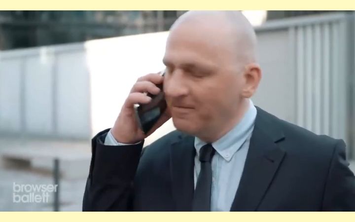 德式反讽:一眼顶针,鉴定为牛马