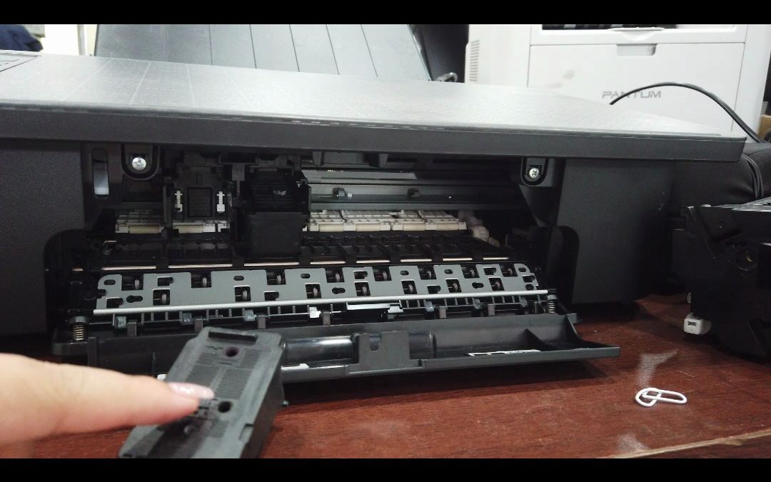 墨仓打印机墨盒如何裝取?这条视频教会你!