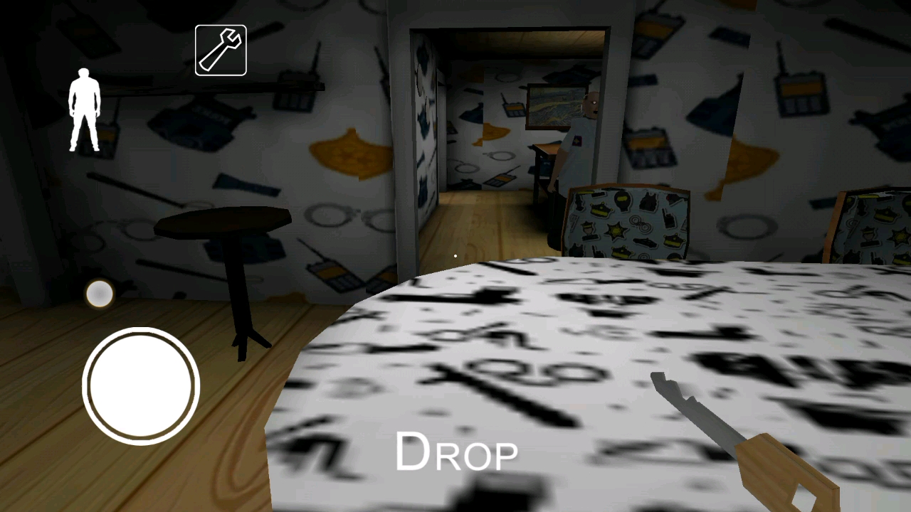 恐怖奶奶警察MOD简单模式过关上