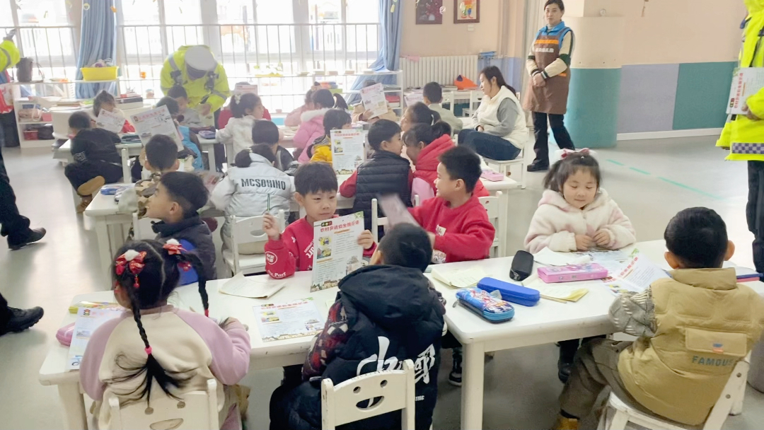 “幼”见交警,安全“童”行为提升园所小朋友交通安全意识,充分发挥...