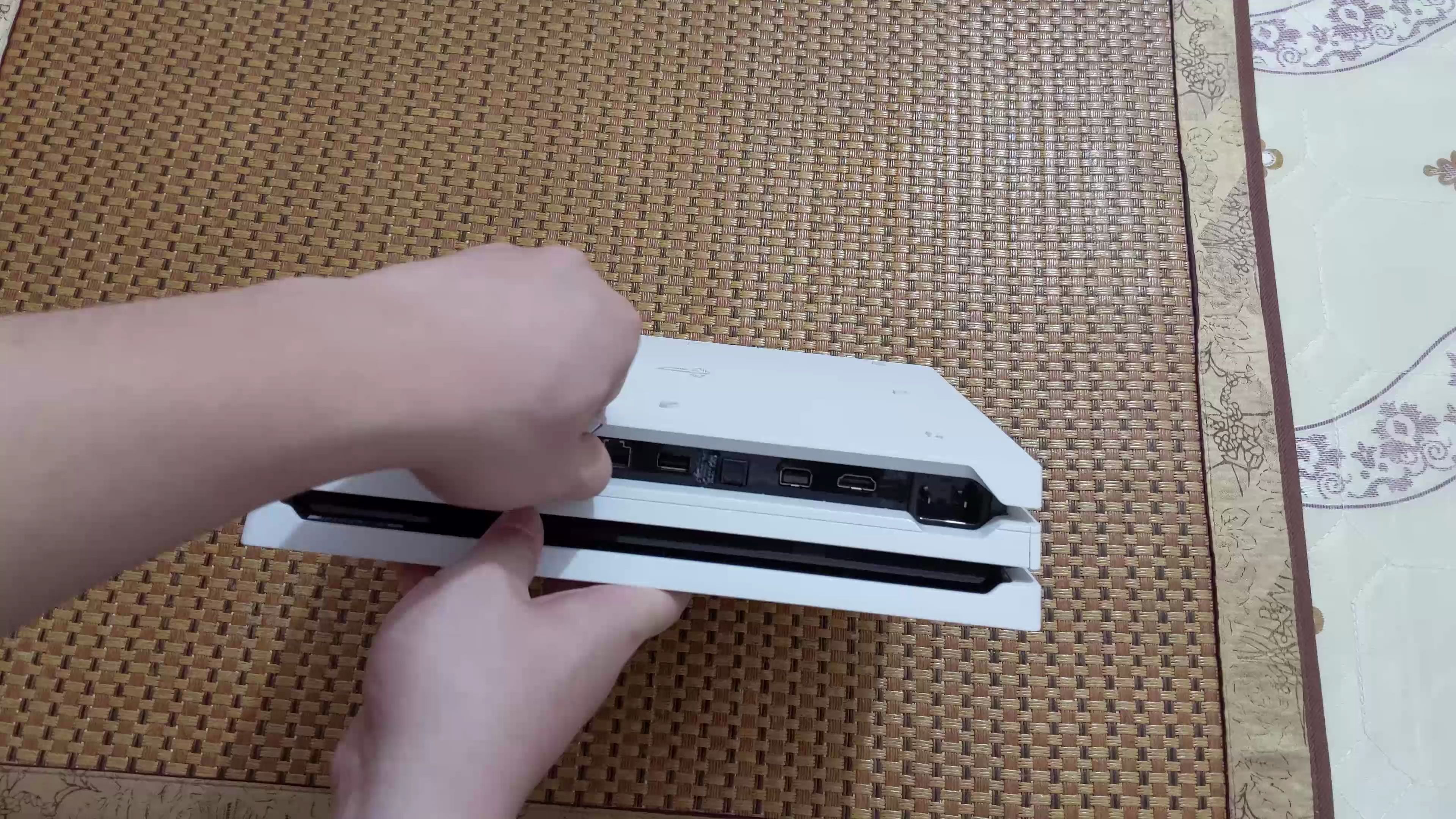 【精简版】PS4 Pro拆机清灰 | 维修 | 换硬盘 完整视频教程
