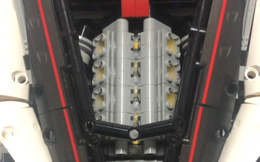 宇星积木迈凯伦720s:国产积木v8发动机装车后,将转速怼到12000rpm会...