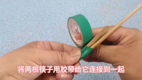马桶堵塞别急着花钱!一根筷子秒疏通,家家必备的神奇妙招