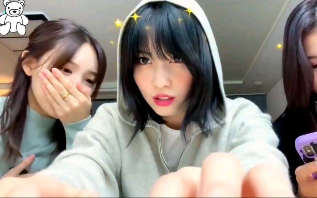 【TWICE】震惊!知名女星直播突然呕吐,场面不可控制!