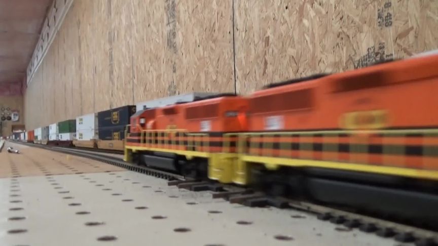 土豪购买的火车模型,看这样的仿真度,我不想知道它的价格